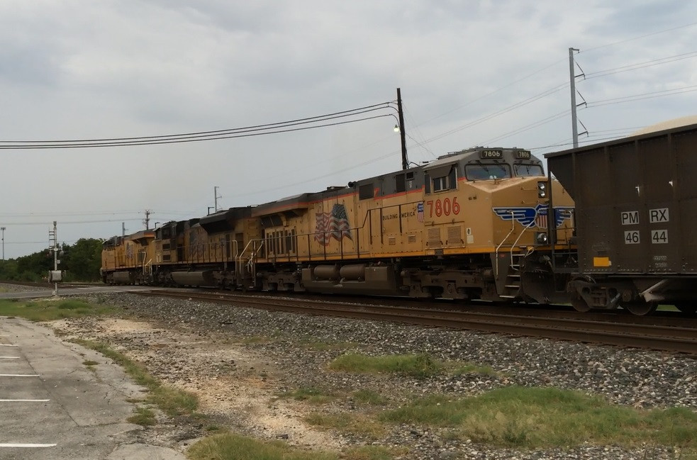 UP 7806 13Aug2016 NB Crossing Center Street